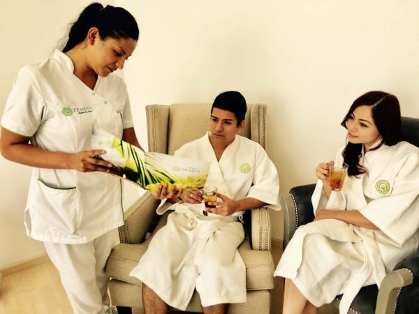 ¿Por qué debería visitar un spa con sus amigos?